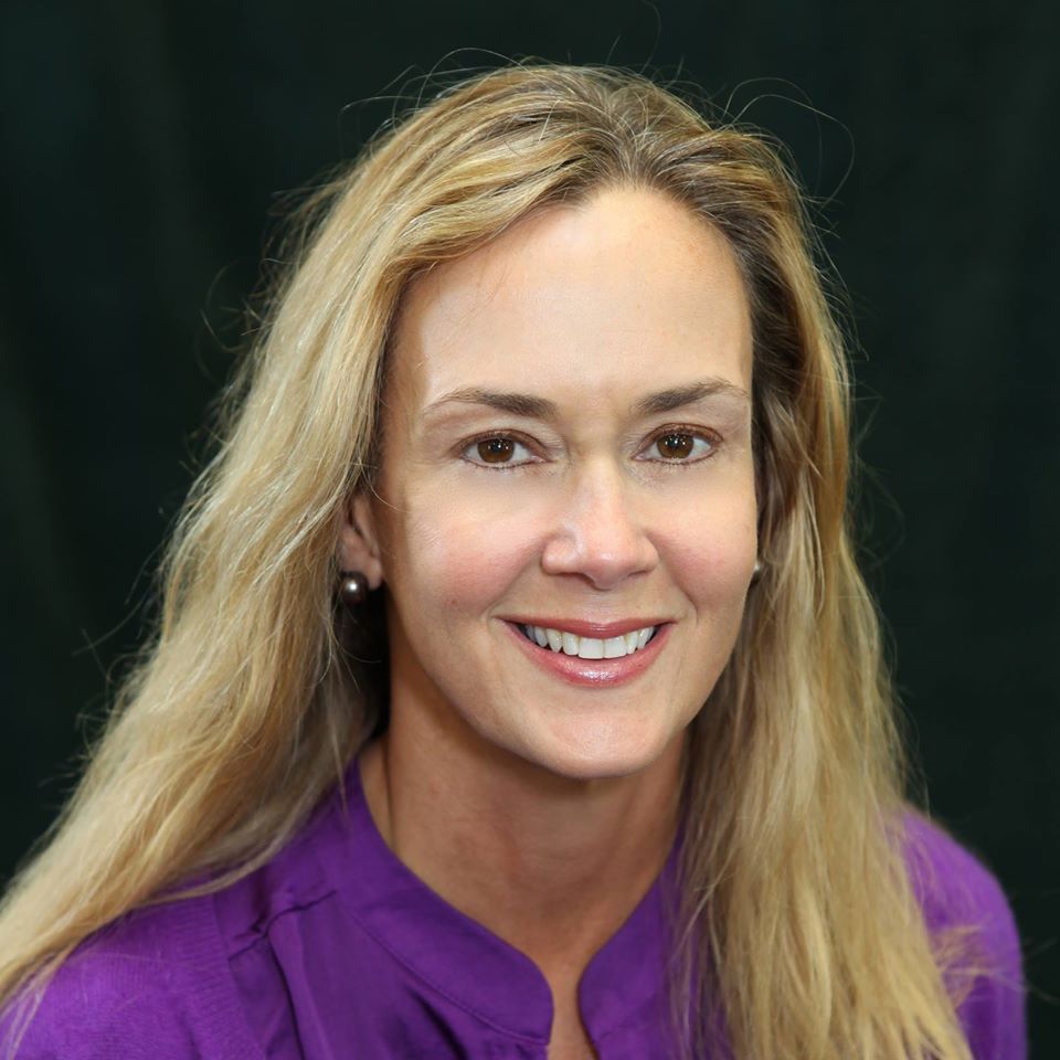 TRACY KELLEY – La curva del Siglo XXI